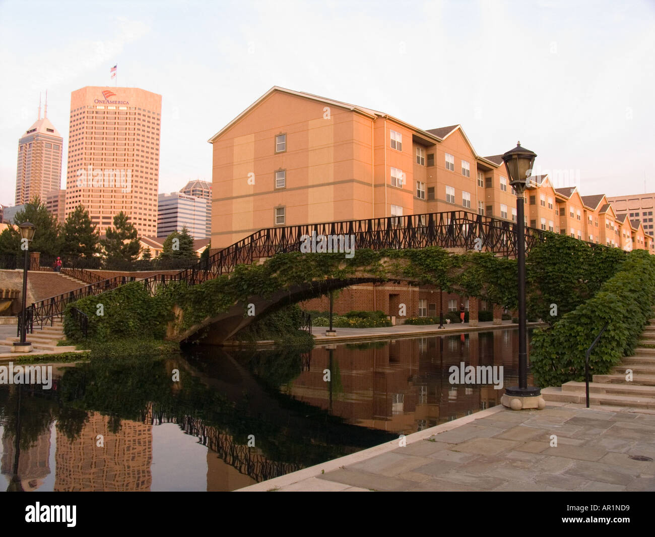 Indianapolis downtown central canal hi-res stock photography and images ...