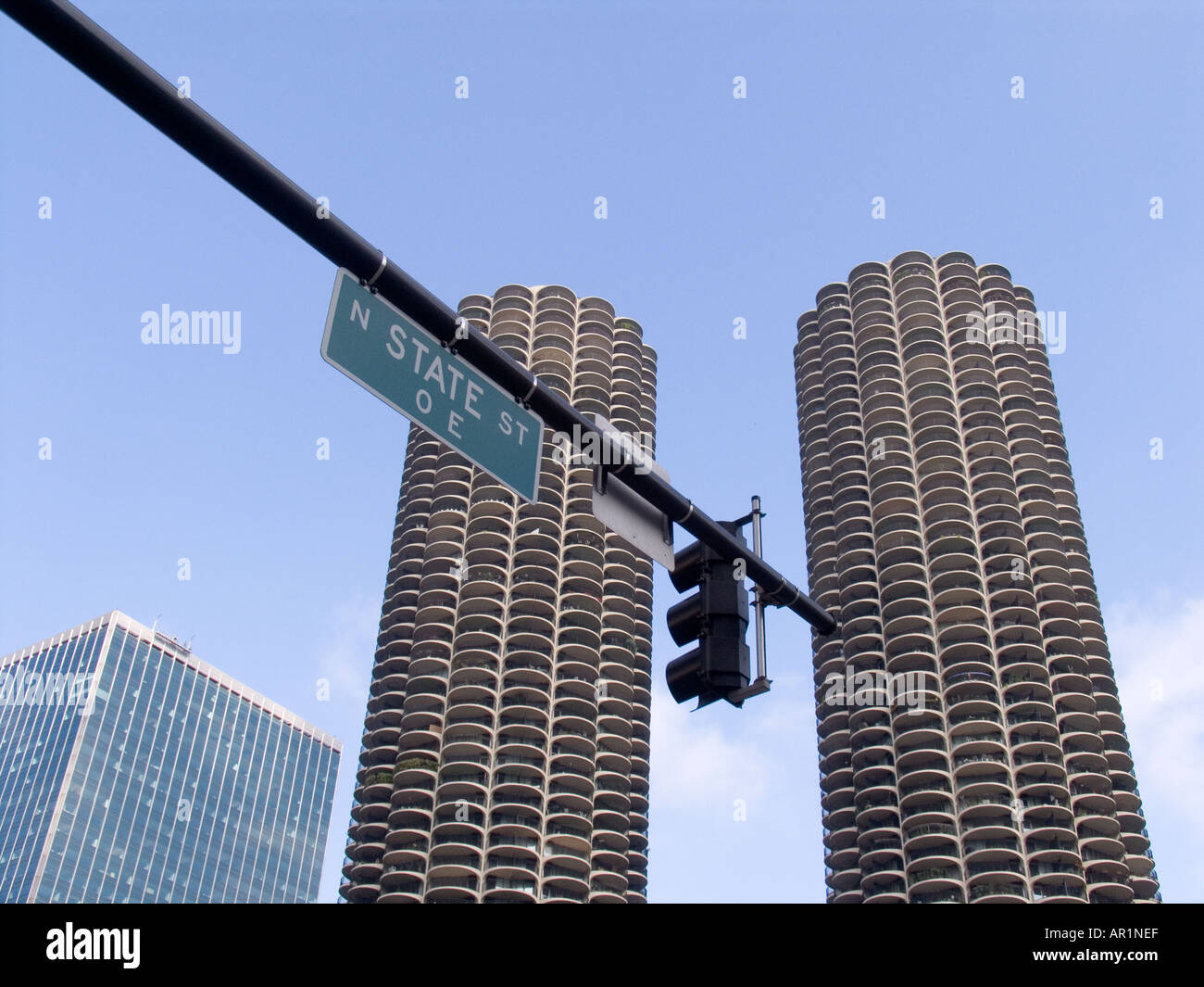 Traffic light and State Street sign Marina Towers in background Chicago ...