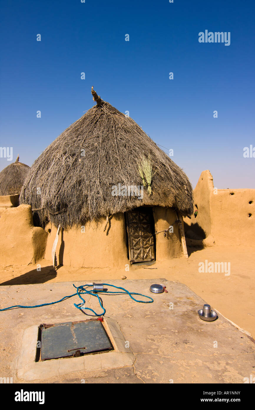 House in a small isolated village - Thar desert, Rajasthan, India Stock ...