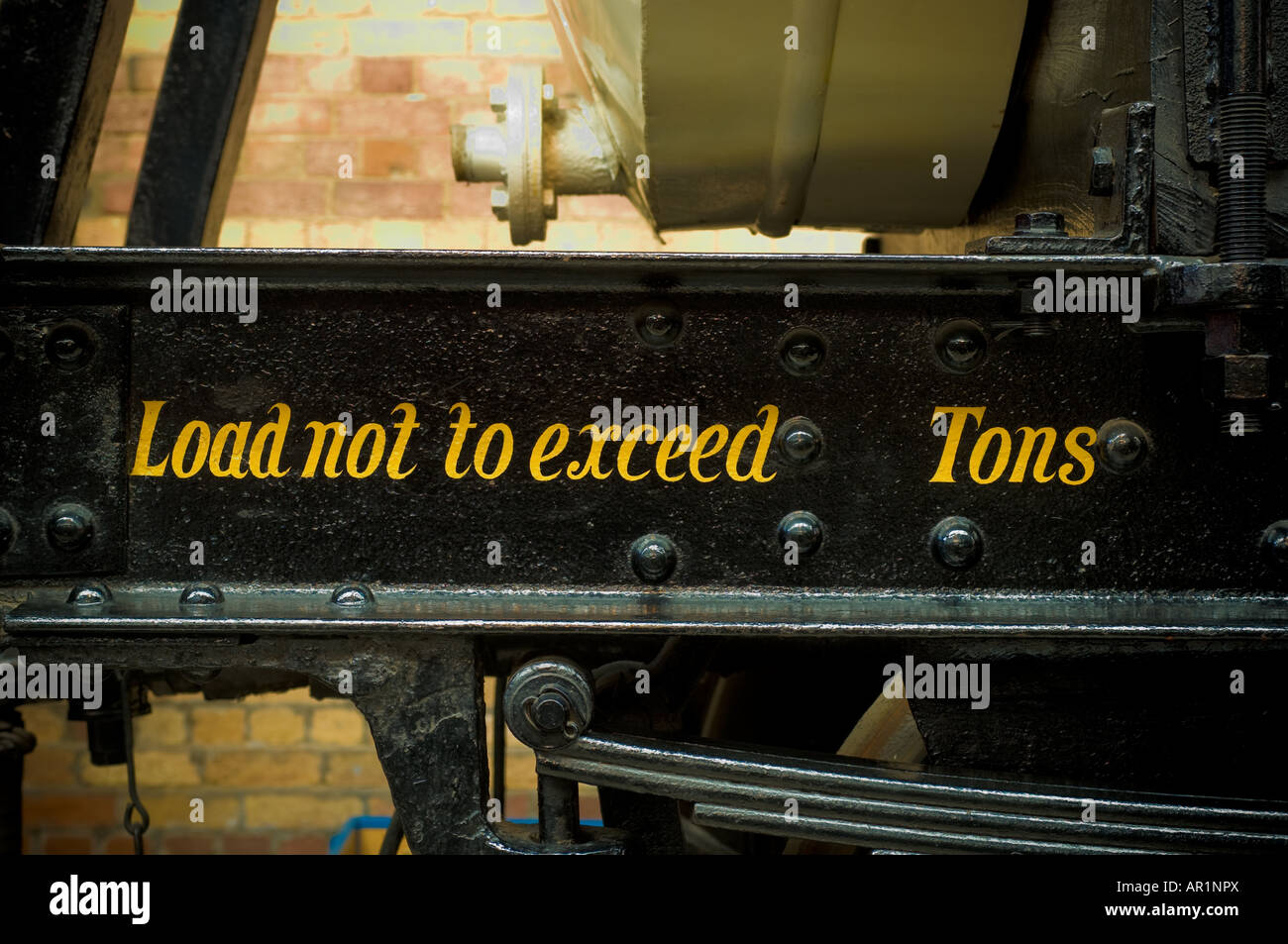 Load not to exceed hi-res stock photography and images - Alamy