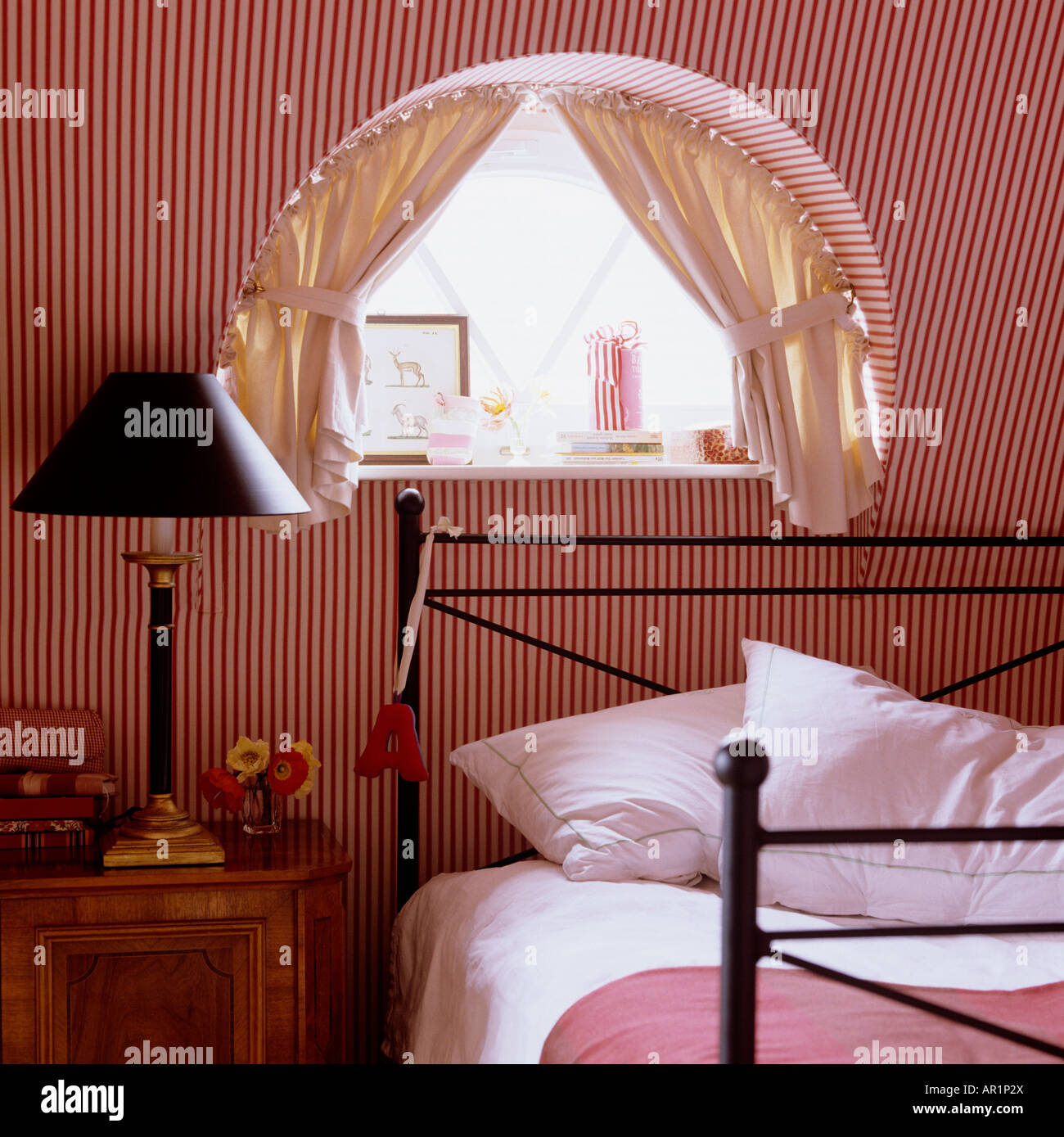 Semicircular hi-res stock photography and images - Alamy