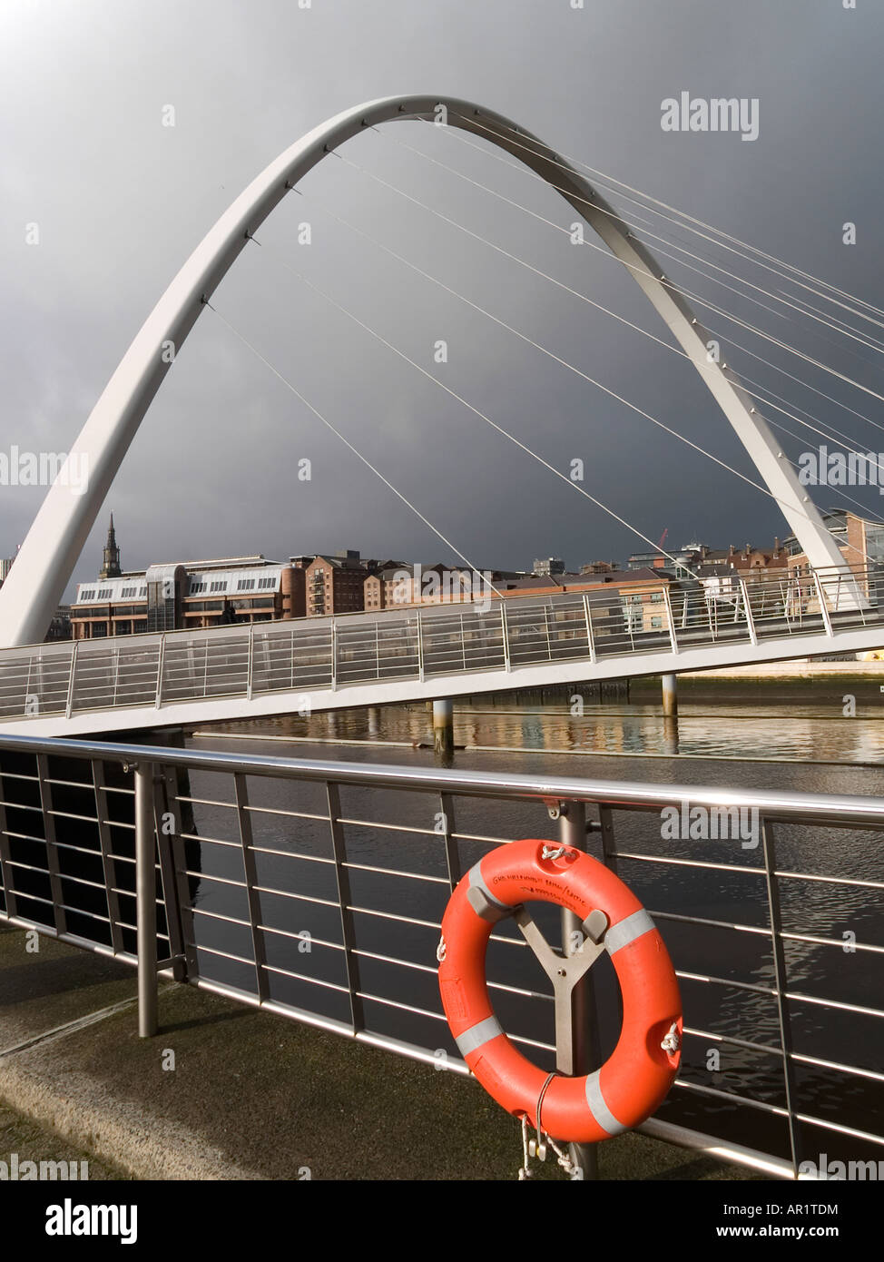 Foot bridge over the river tyne hi-res stock photography and images - Alamy
