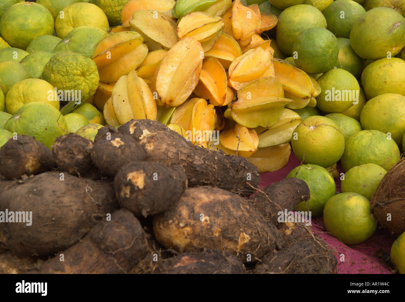 Yams vegetable grenada caribbean hi-res stock photography and images ...
