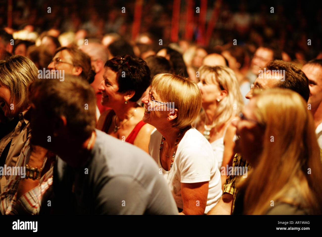 Audience at theatre hi-res stock photography and images - Alamy