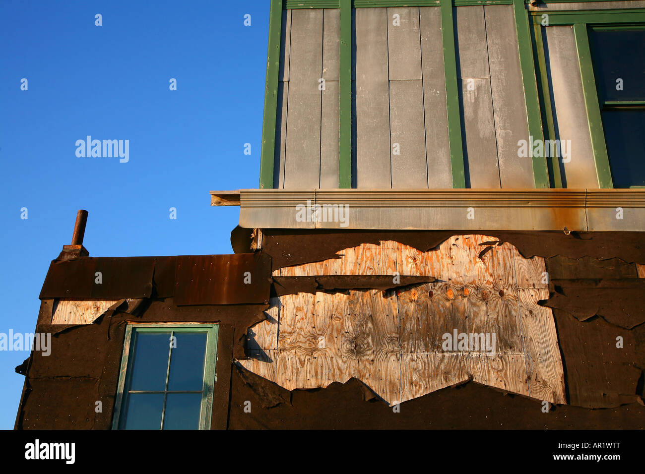 A deteriorating building Stock Photo - Alamy
