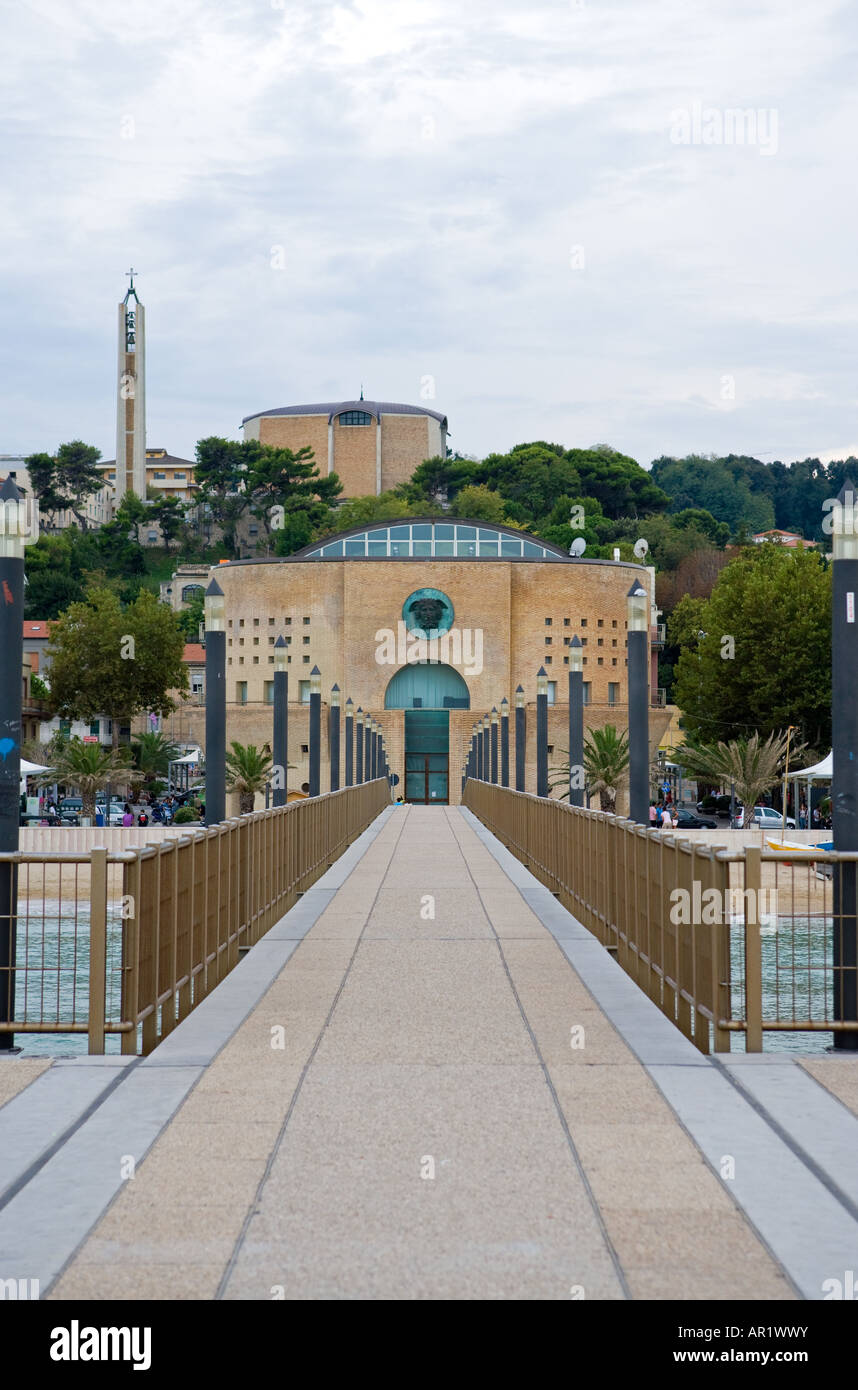 Demonstration building hi-res stock photography and images - Alamy