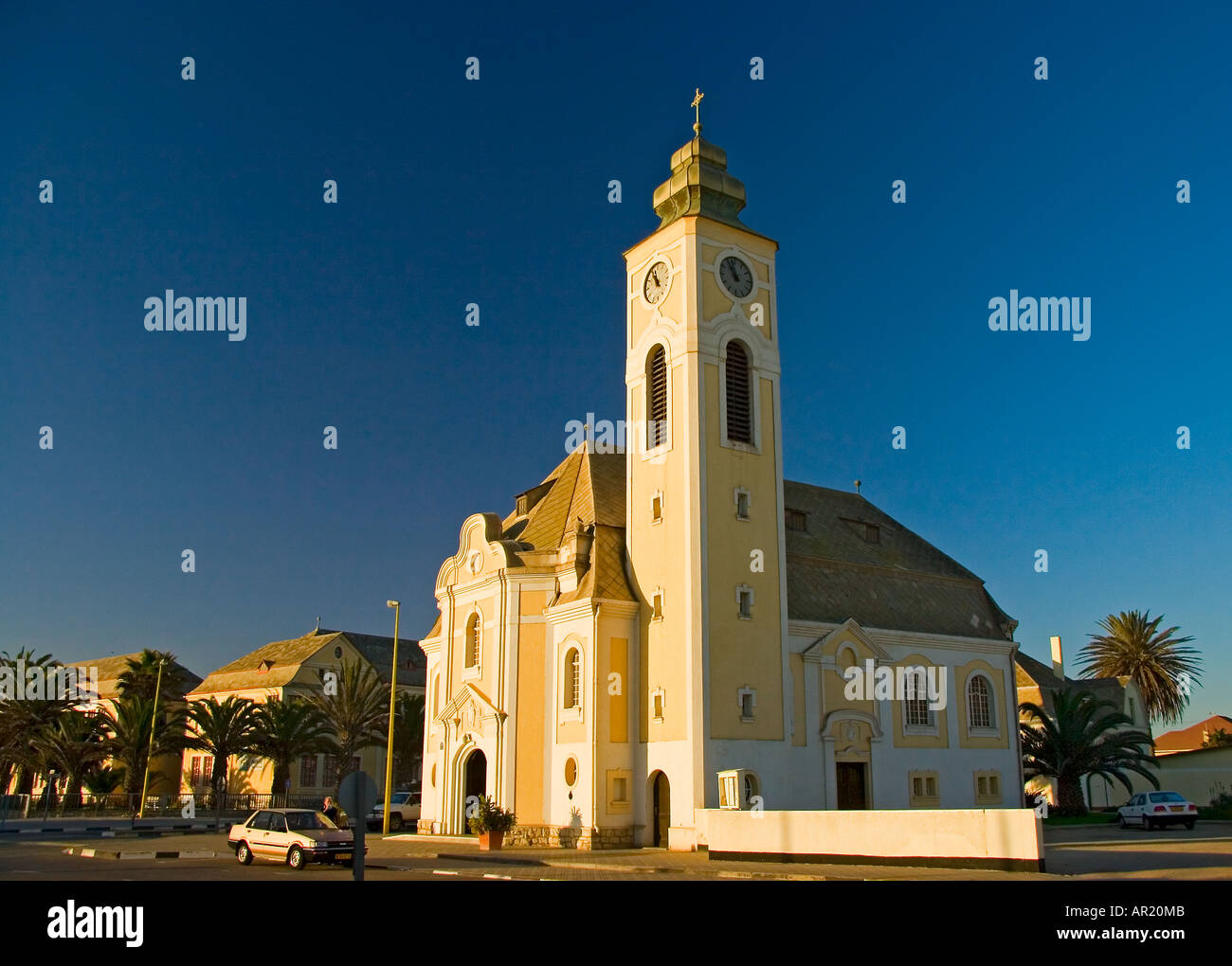 Priest preaching congregation hi-res stock photography and images - Alamy