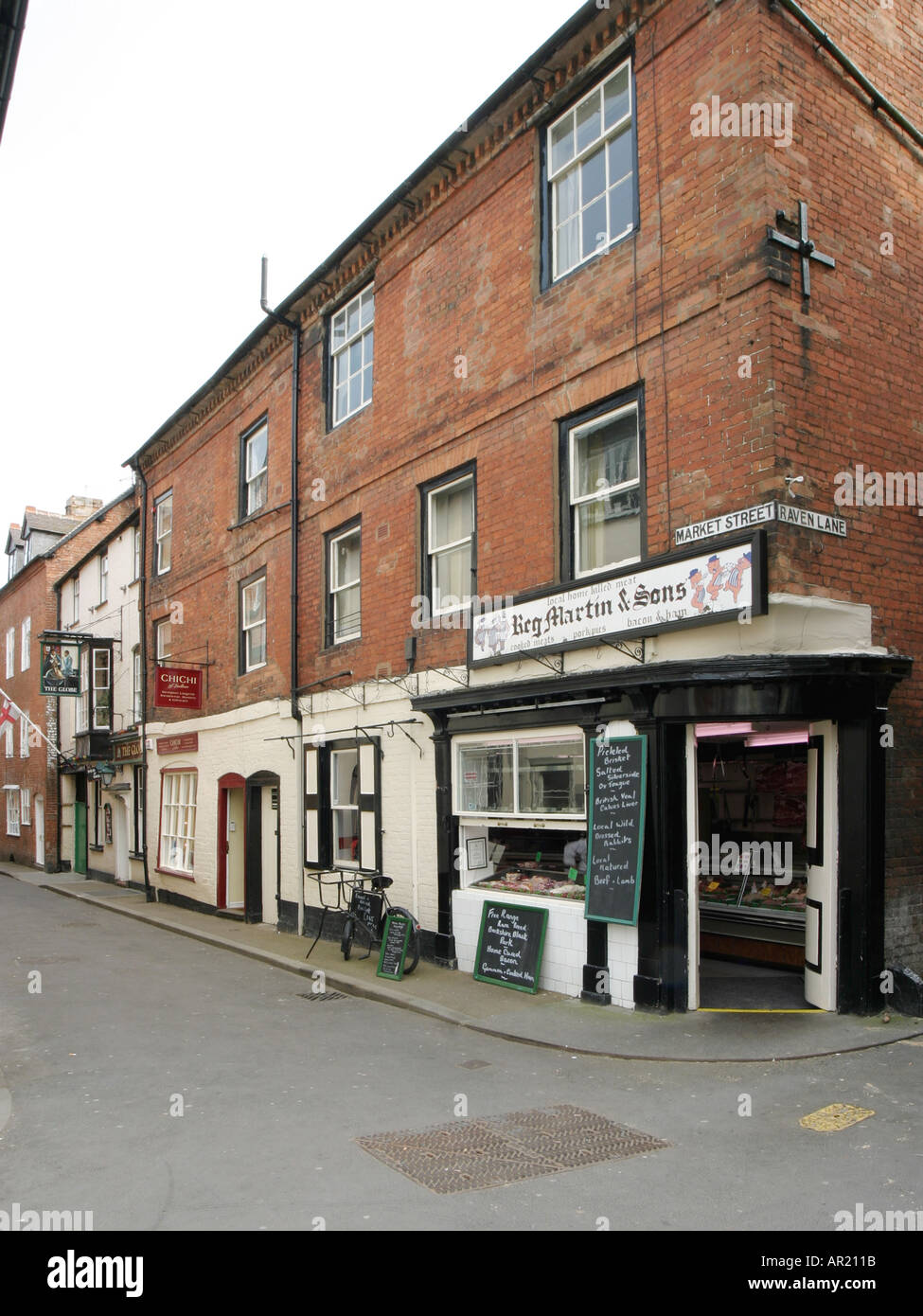 Old raven street hi-res stock photography and images - Alamy