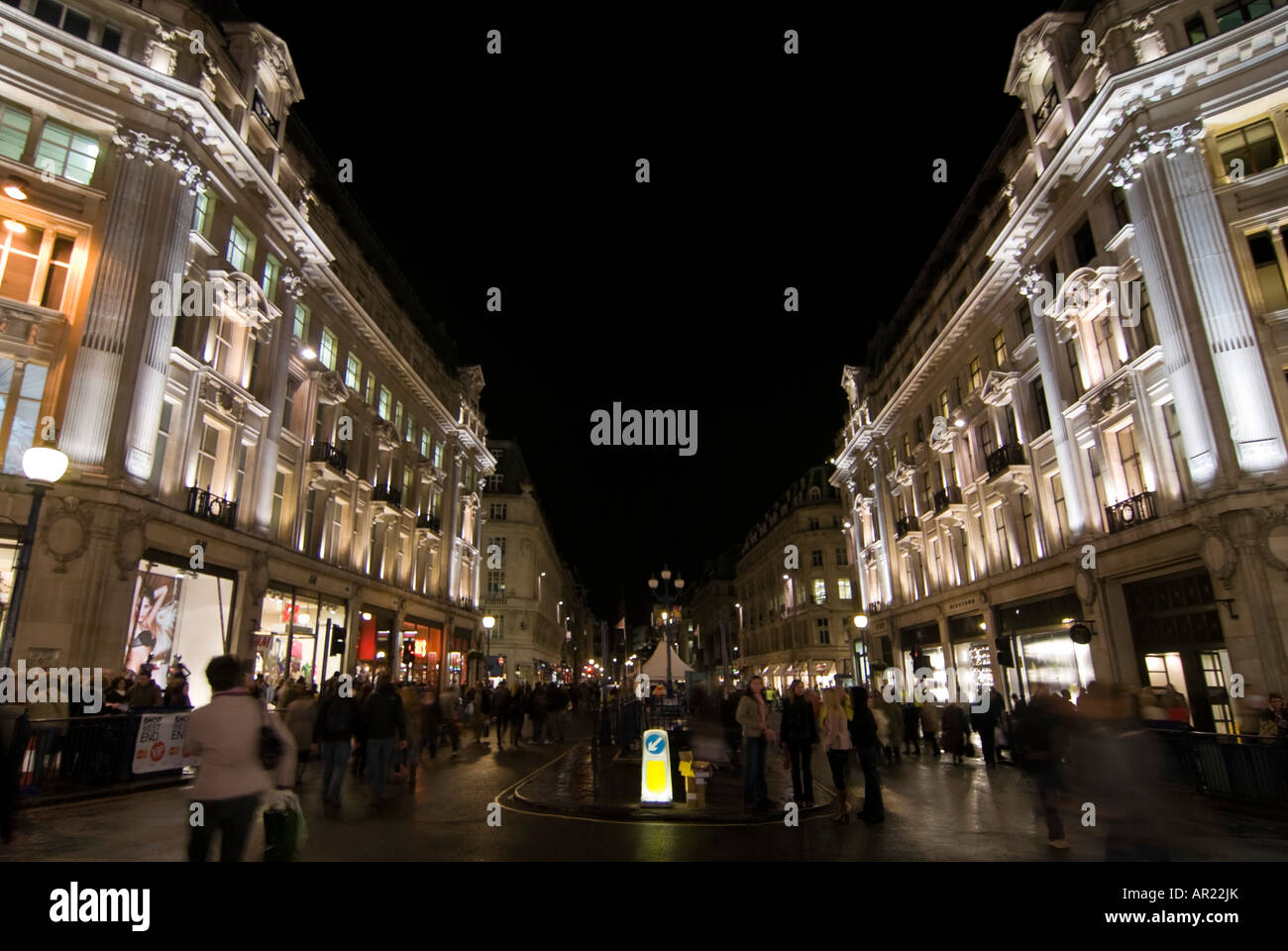 Crossroad junction london hi-res stock photography and images - Alamy