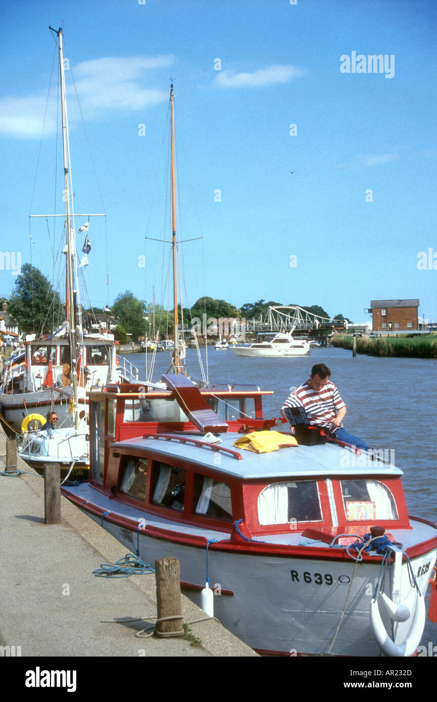 Motor boat cruiser river yare hi-res stock photography and images - Alamy