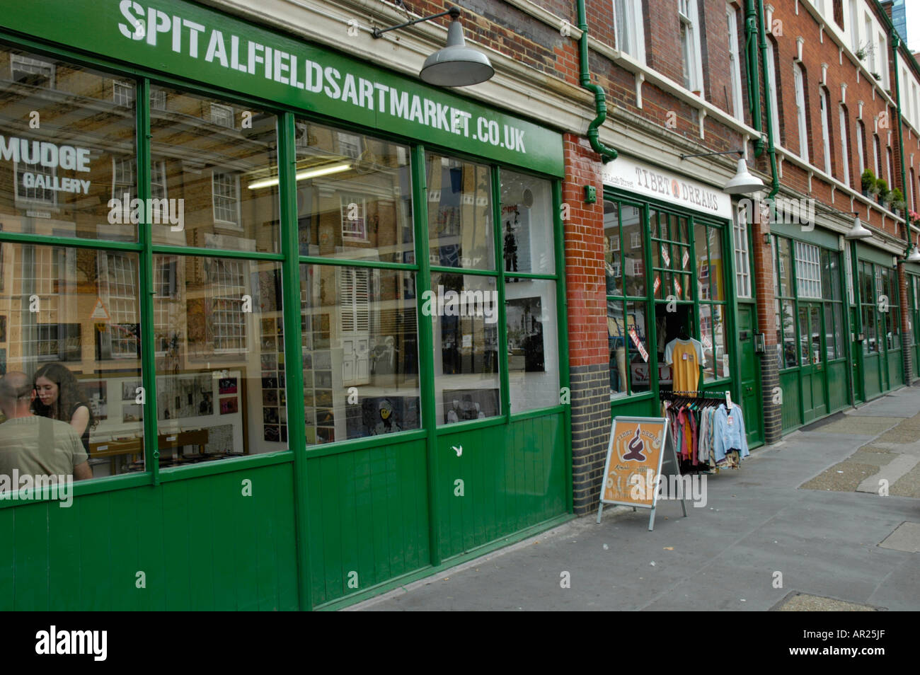 Old spitalfields market historical hi-res stock photography and images ...