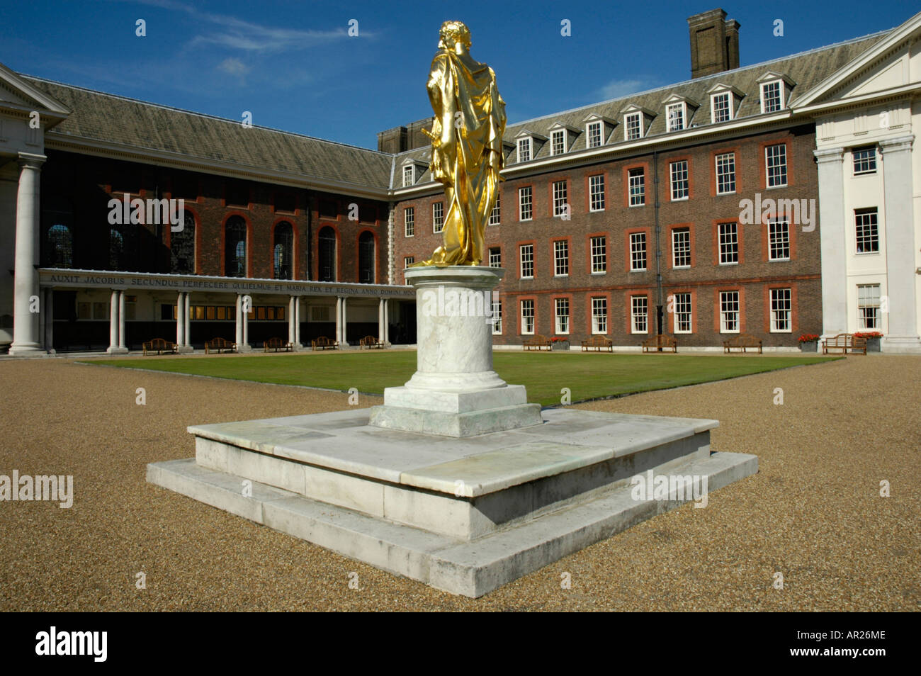 Statue of king charles ii hi-res stock photography and images - Alamy