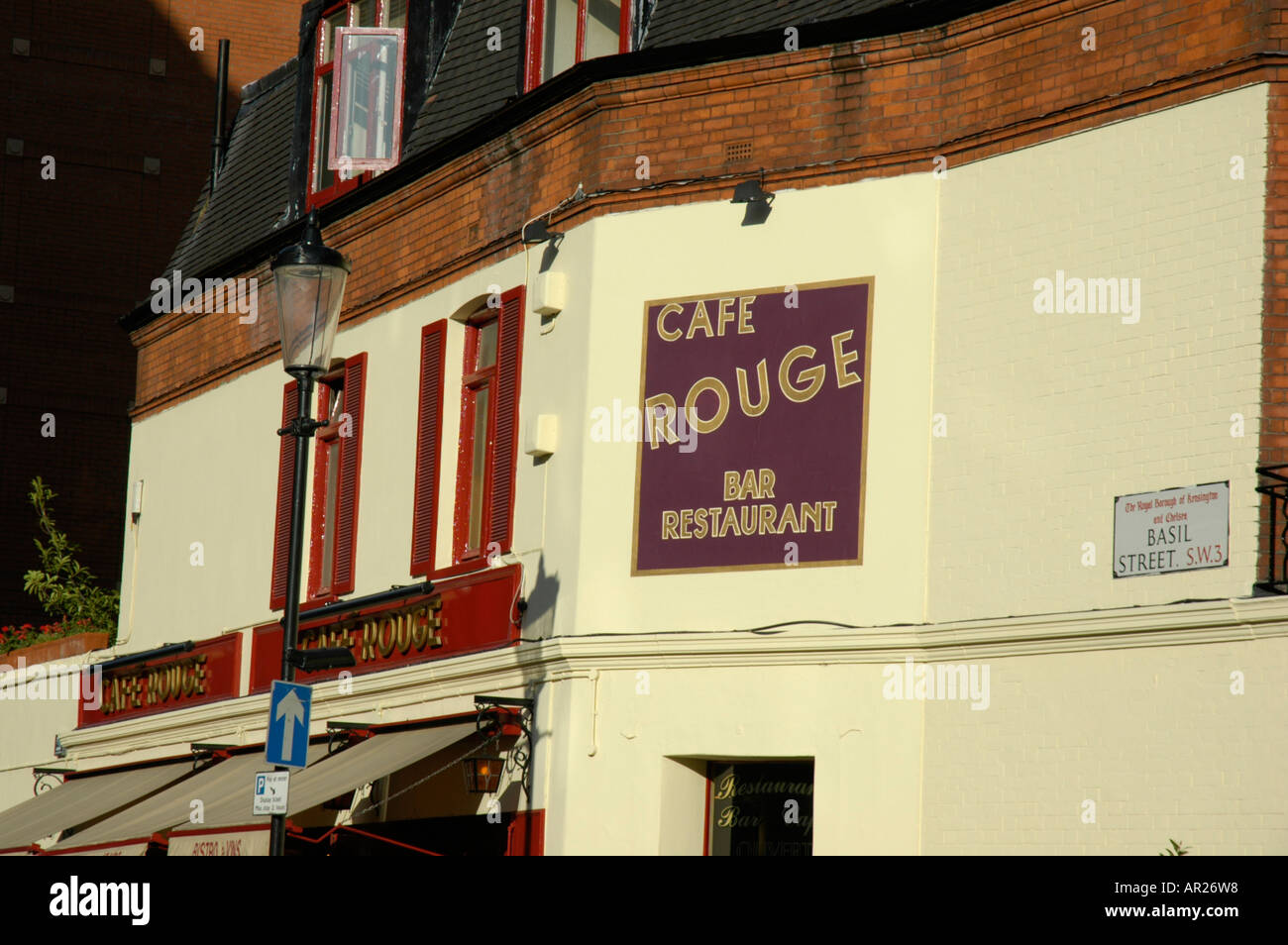 Basil street london hi-res stock photography and images - Alamy