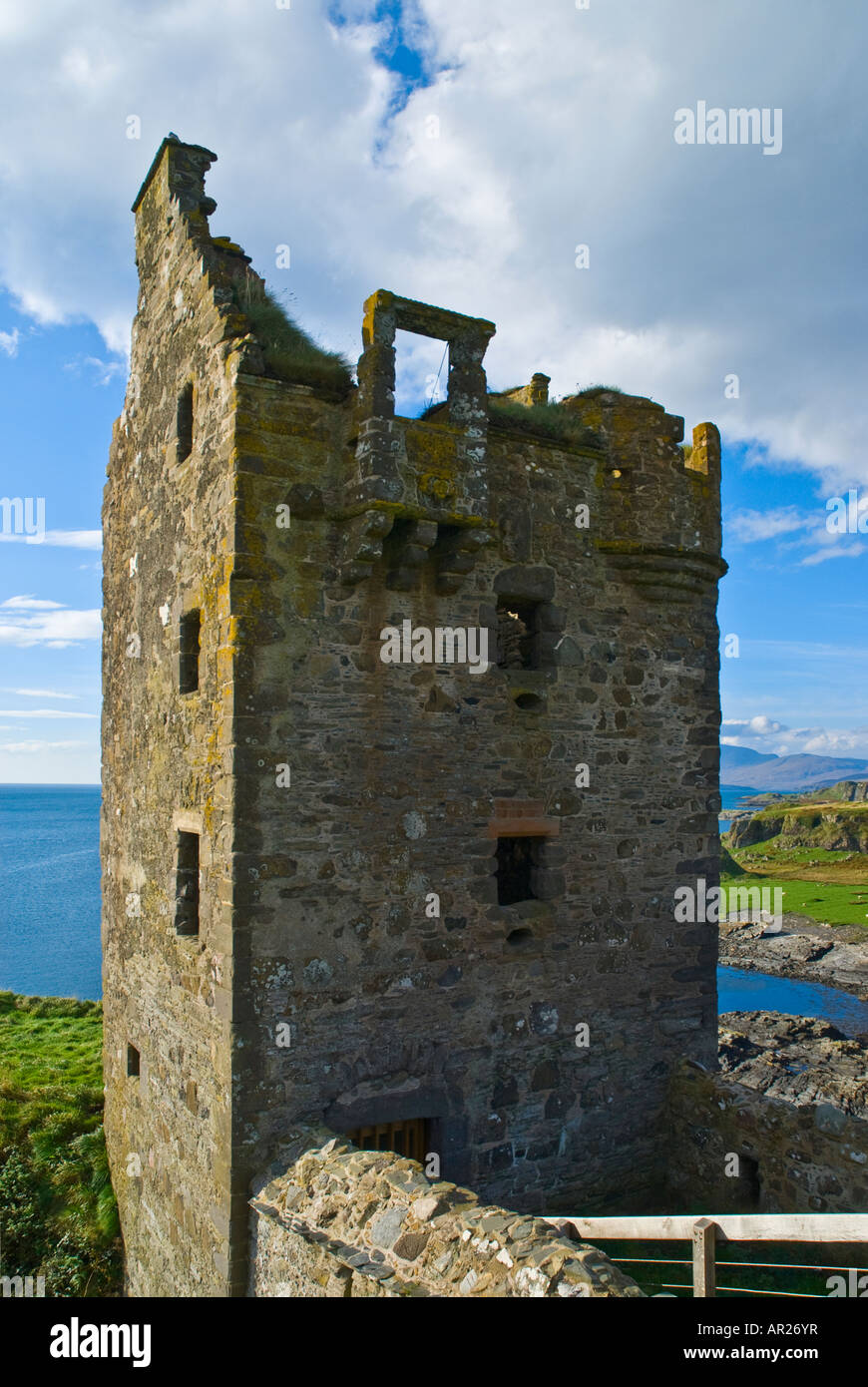 Cliff top ruin of Gylen Castle, Kerrera Island, Scotland Stock Photo ...