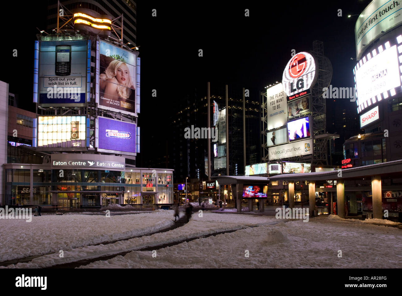 Toronto street hi-res stock photography and images - Alamy
