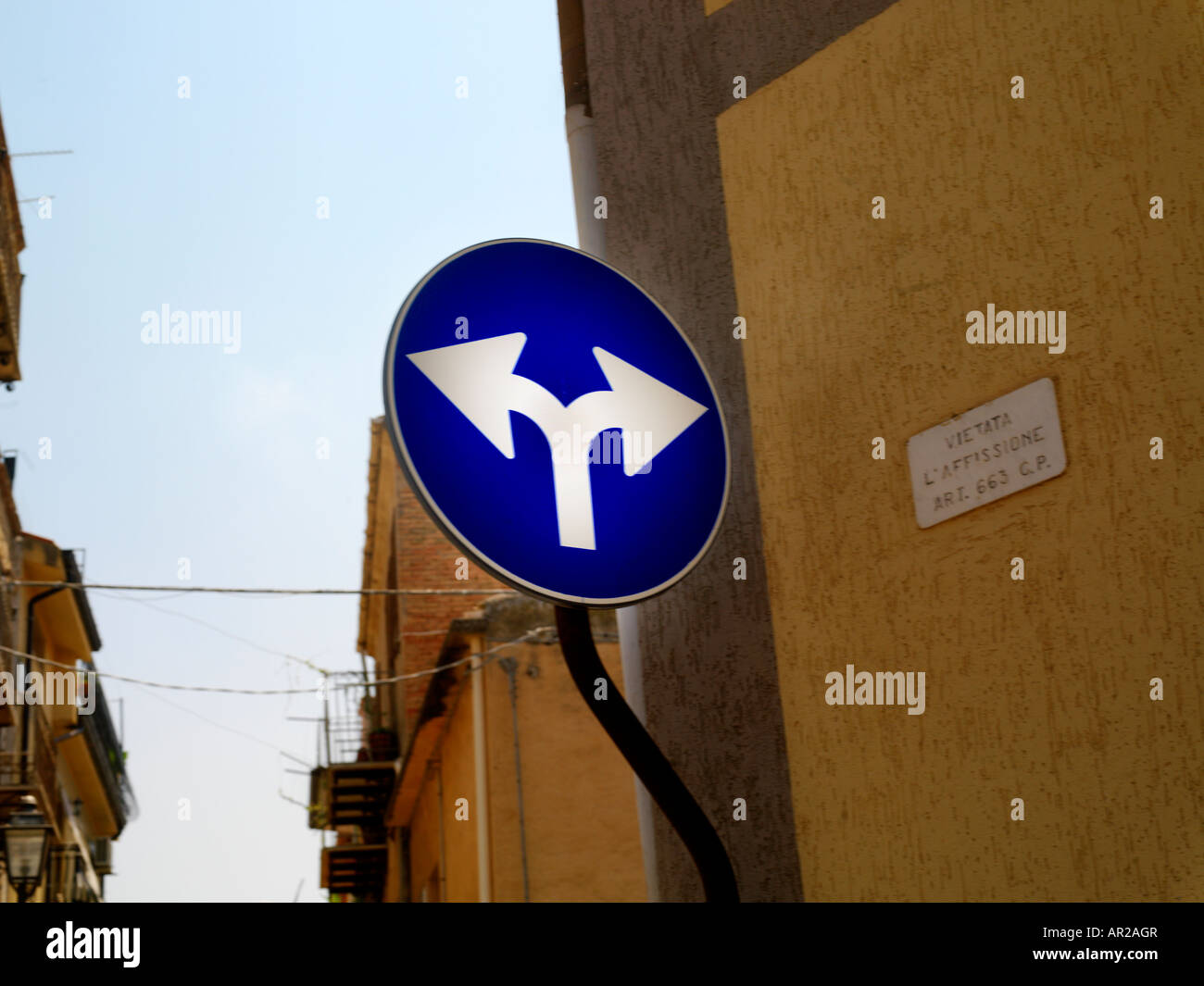 Two way road hi-res stock photography and images - Alamy