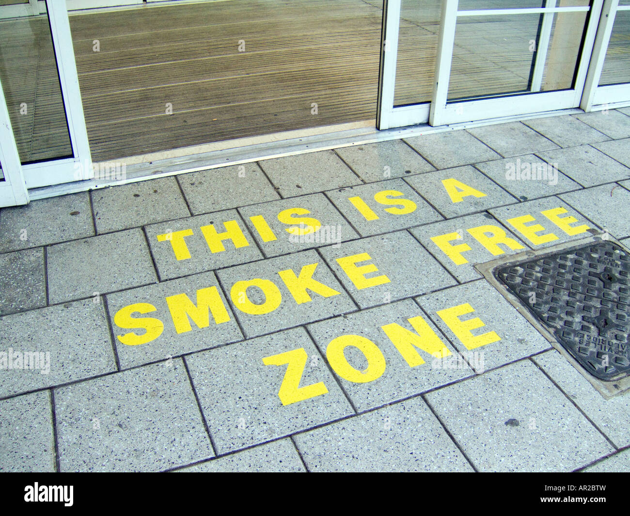 no smoking zone at the entrance to a shopping centre Stock Photo - Alamy
