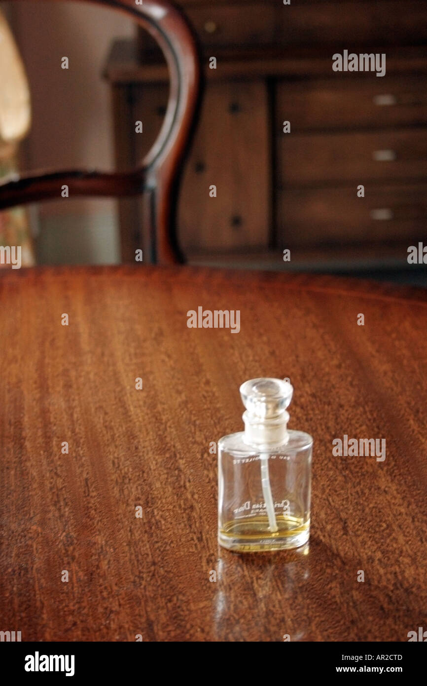 Room clearance hi-res stock photography and images - Alamy