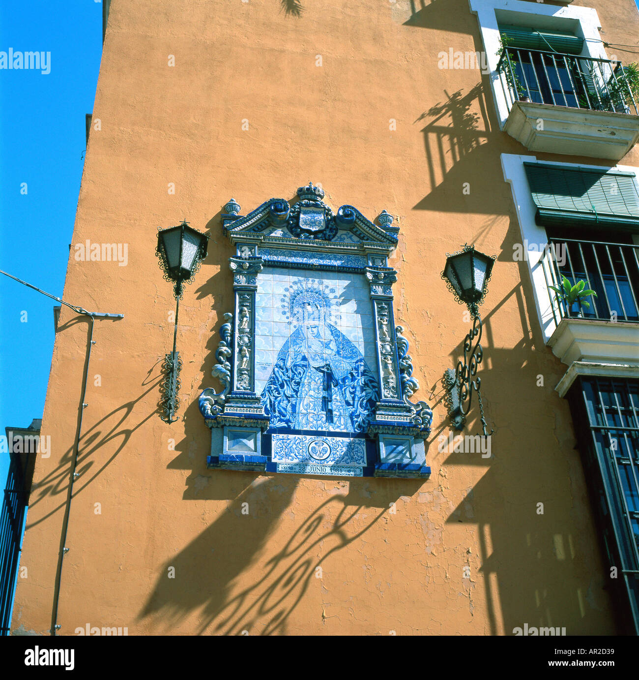 Triana tiles hi-res stock photography and images - Alamy