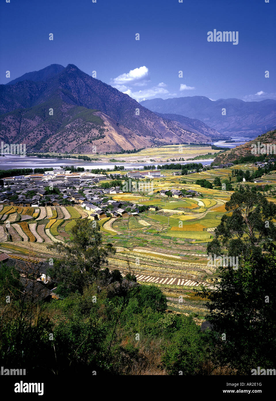 The “First Bend of the Yangtse River,” in China’s Yunnan province Stock ...