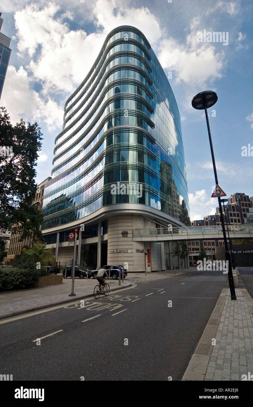 One London Wall new modern offices Stock Photo - Alamy