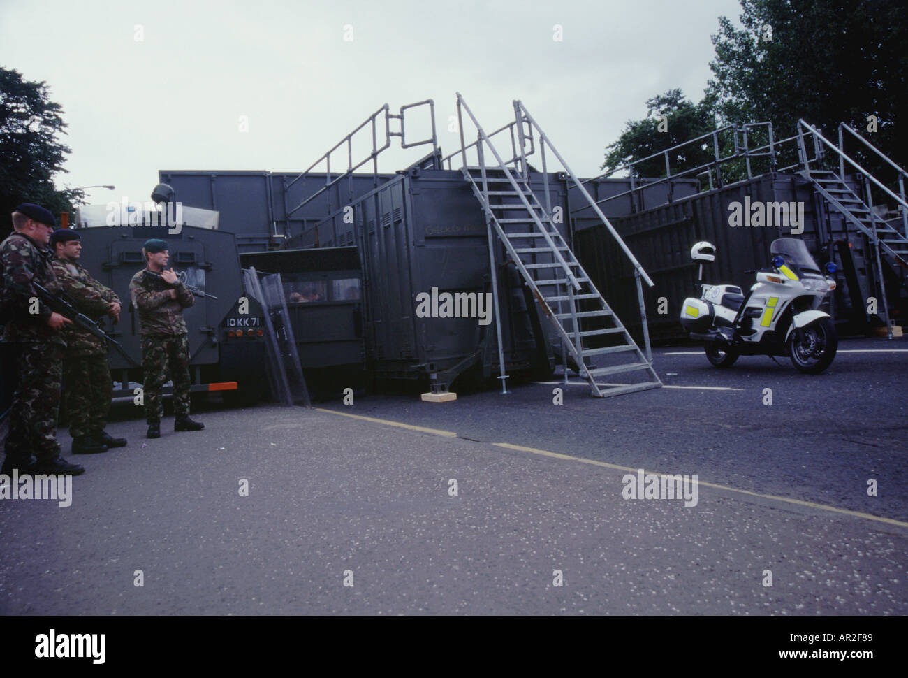 Check point 12 hi-res stock photography and images - Alamy