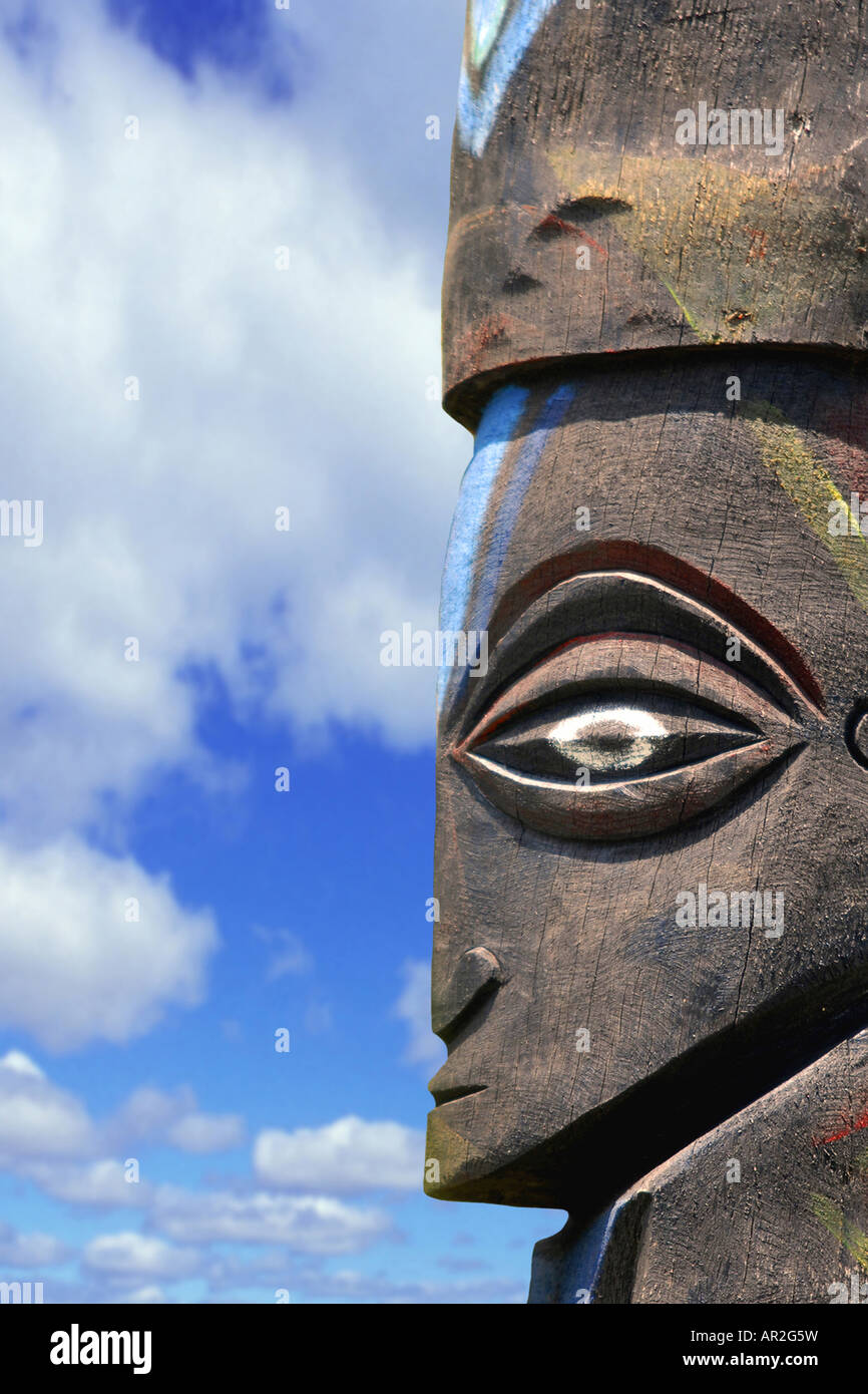 Traditional Tiki statue on Bora Bora, French Polynesia Stock Photo - Alamy