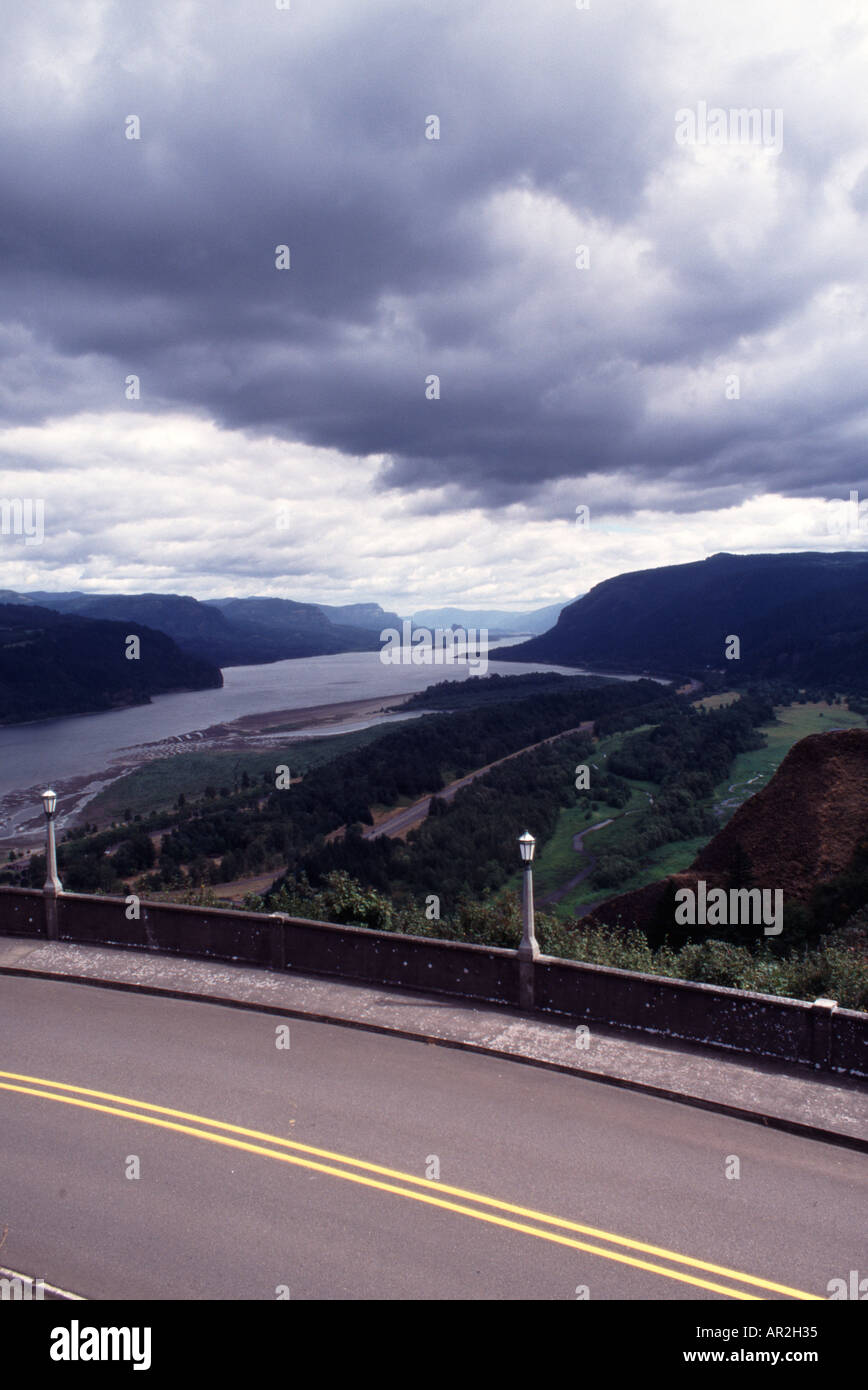 Columbia River Gorge view from Vista House Oregon USA Popular turist ...