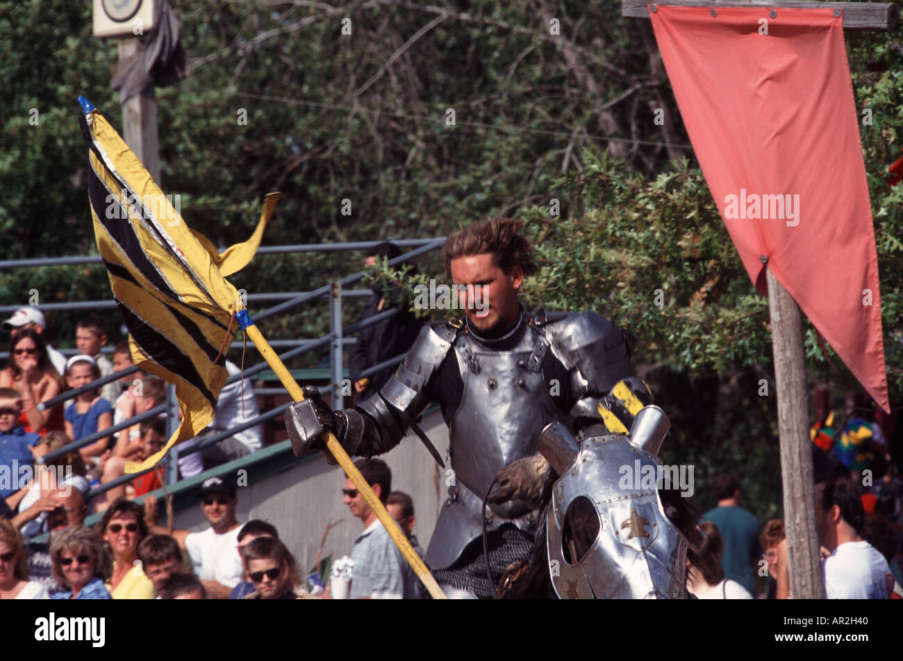 Jousting knights hi-res stock photography and images - Alamy