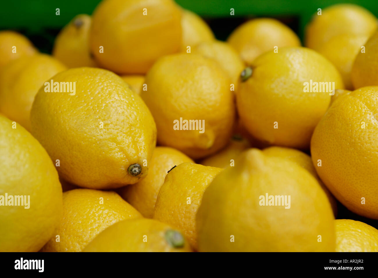 Large pile organic lemons hi-res stock photography and images - Alamy