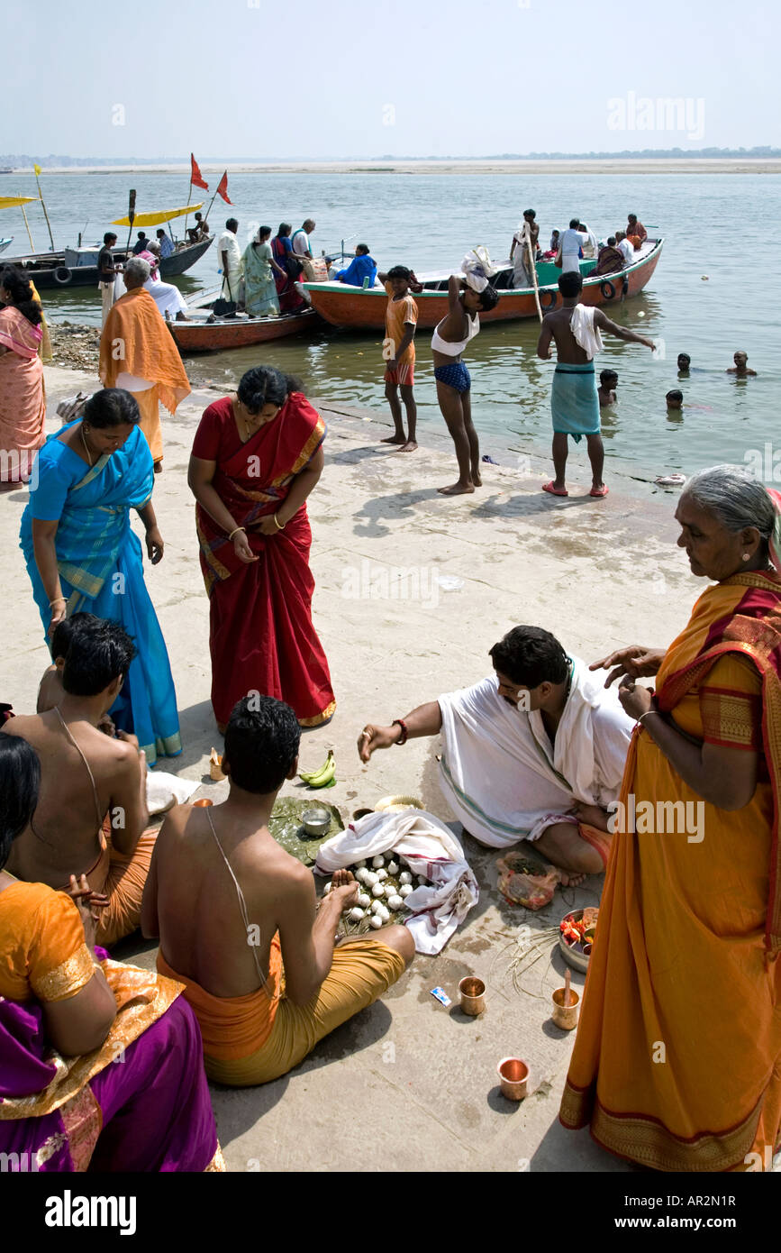 Puja ritual. Dandi Ghat. Ganges river. Varanasi. India Stock Photo - Alamy