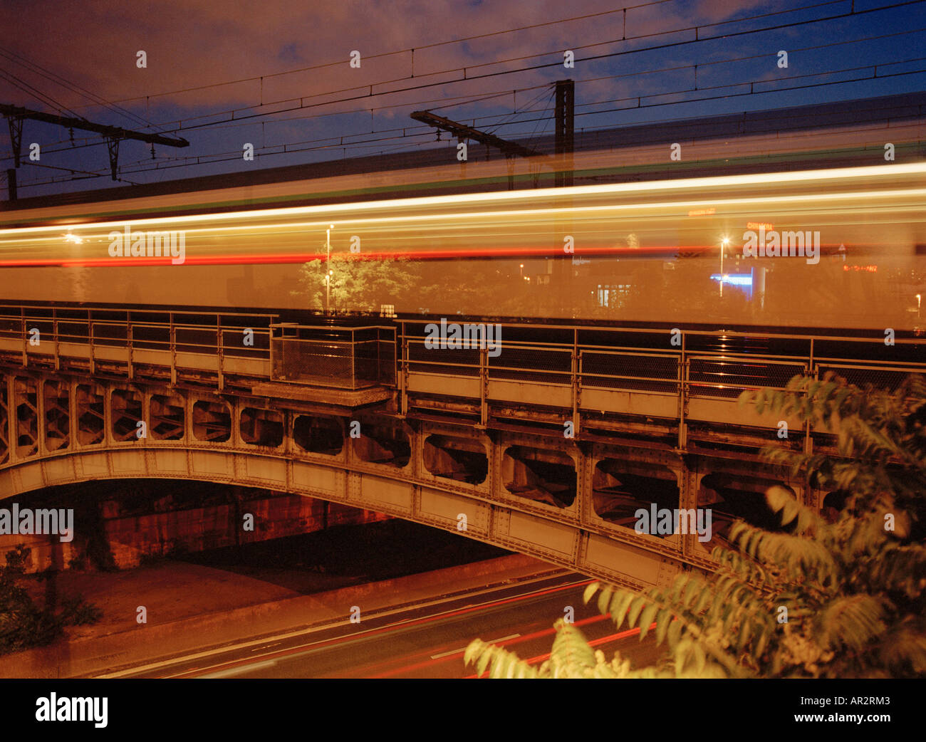 Bridge over train track hi-res stock photography and images - Alamy