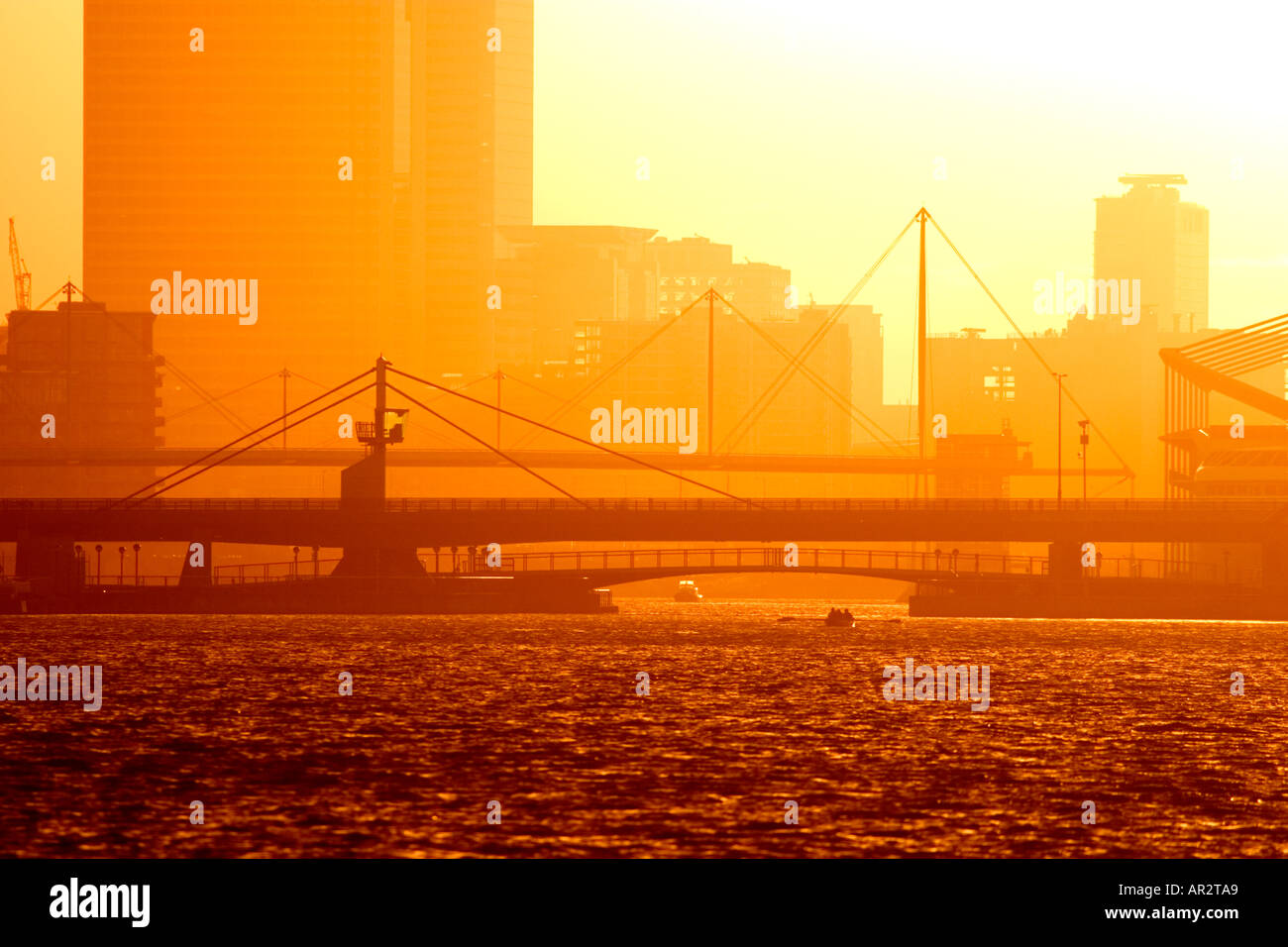 Connaught bridge hi-res stock photography and images - Alamy