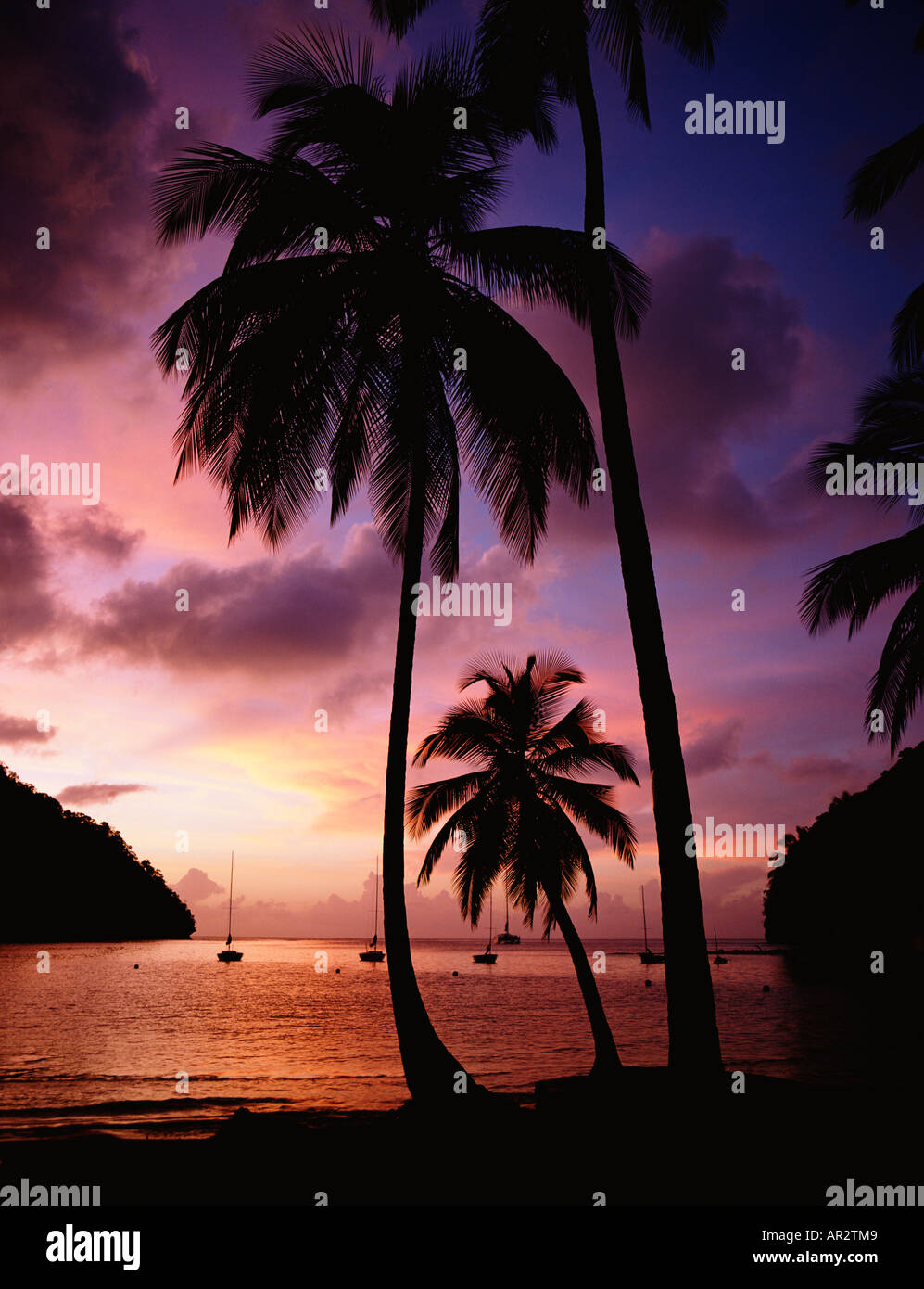 Colorful beach sunset clouds hi-res stock photography and images - Alamy