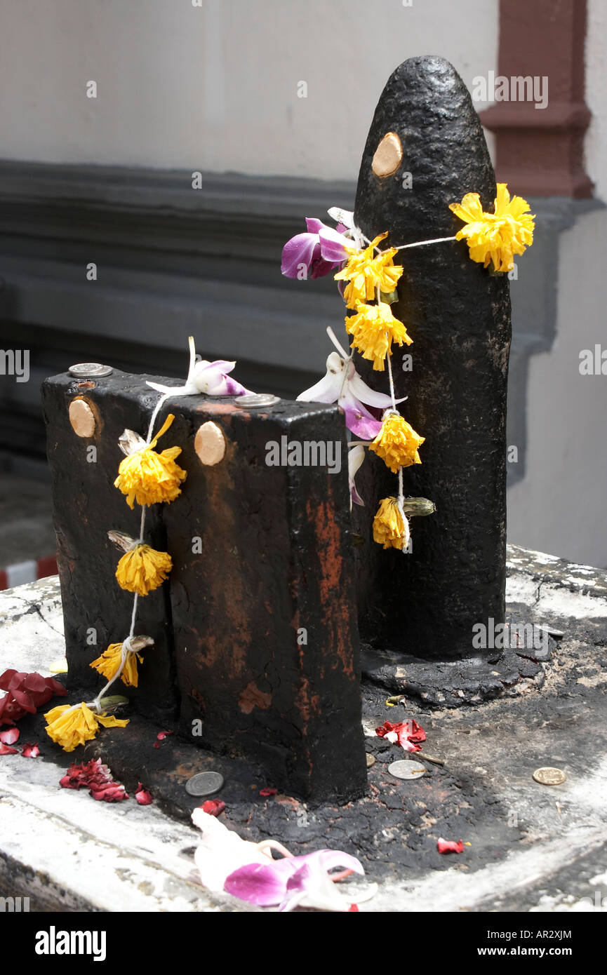 Shiv ling hi-res stock photography and images - Alamy
