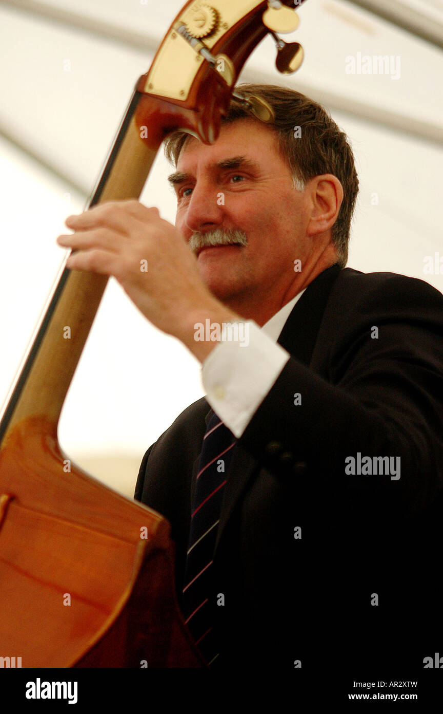 pic martin phelps 08 07 06 marlborough jazz festival pete allen jazz ...
