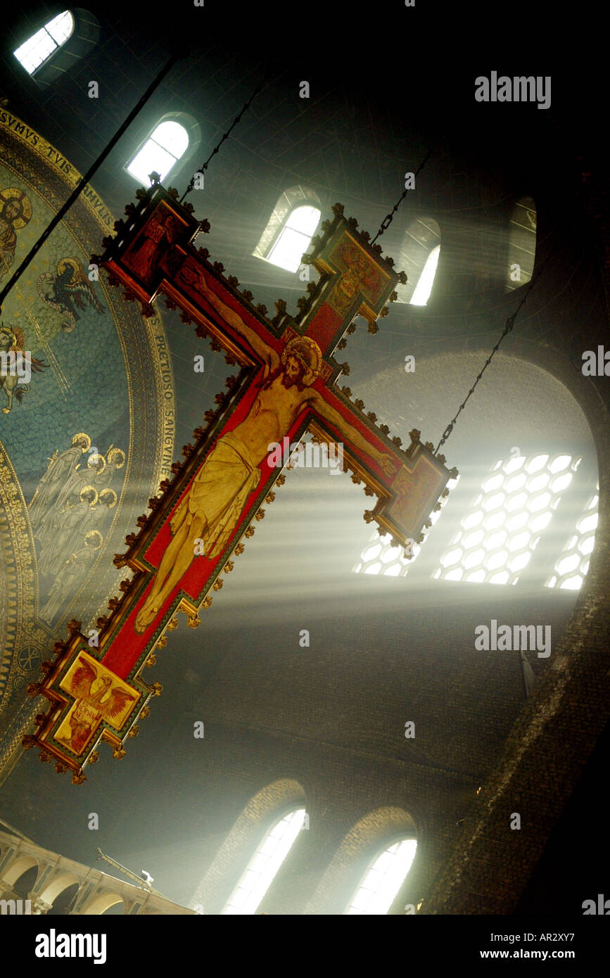 A crucifix hanging above the altar in Westminster Abbey, London Stock ...