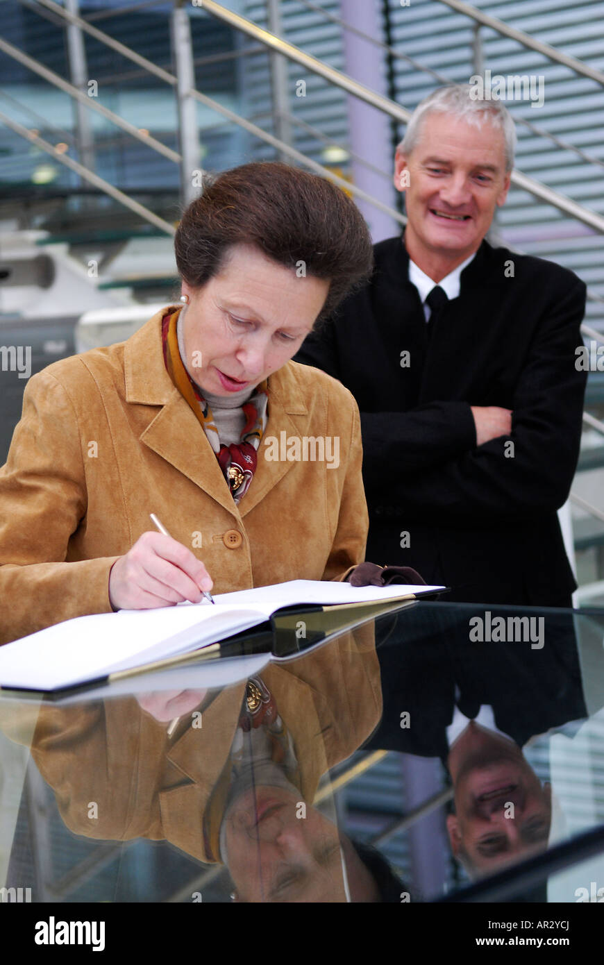 pic martin phelps 27 10 06 reporter gordon malmesbury visit of princess ...