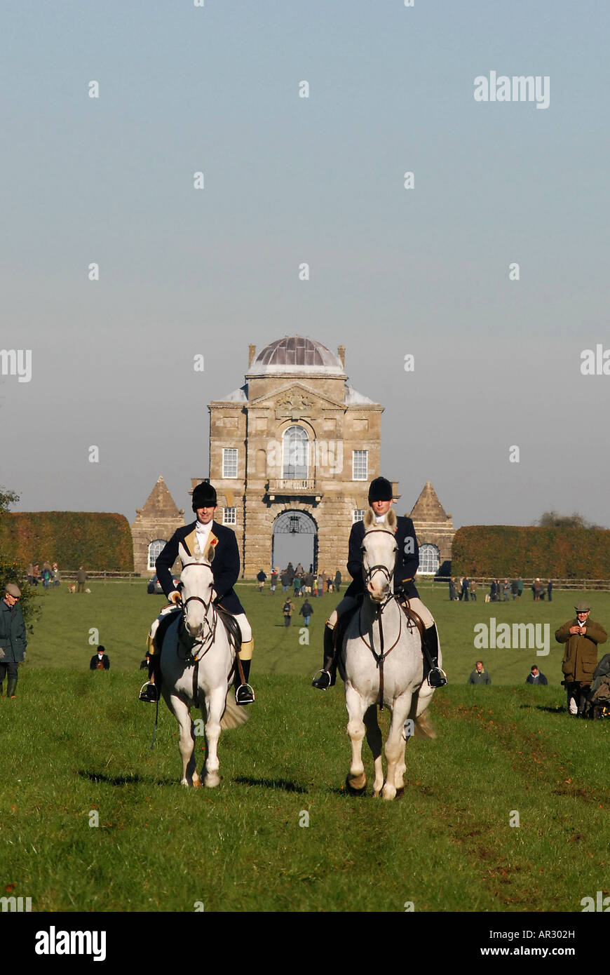 beaufort hunt opening meet of the year at worcester lodge didmarton ...