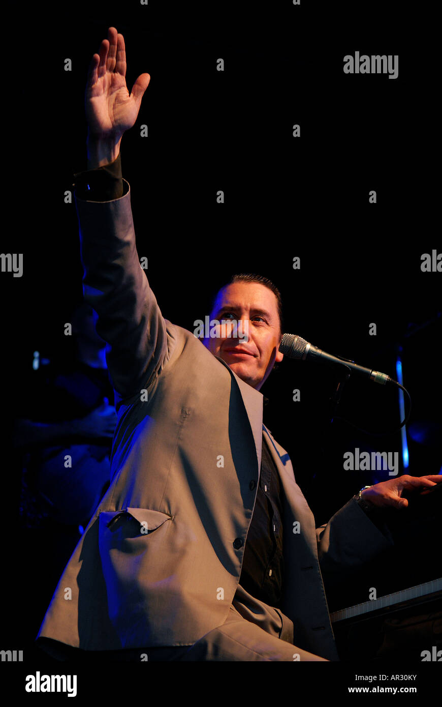 pic martin phelps 09 07 06 lacock jools holland at lacock abbey Stock ...