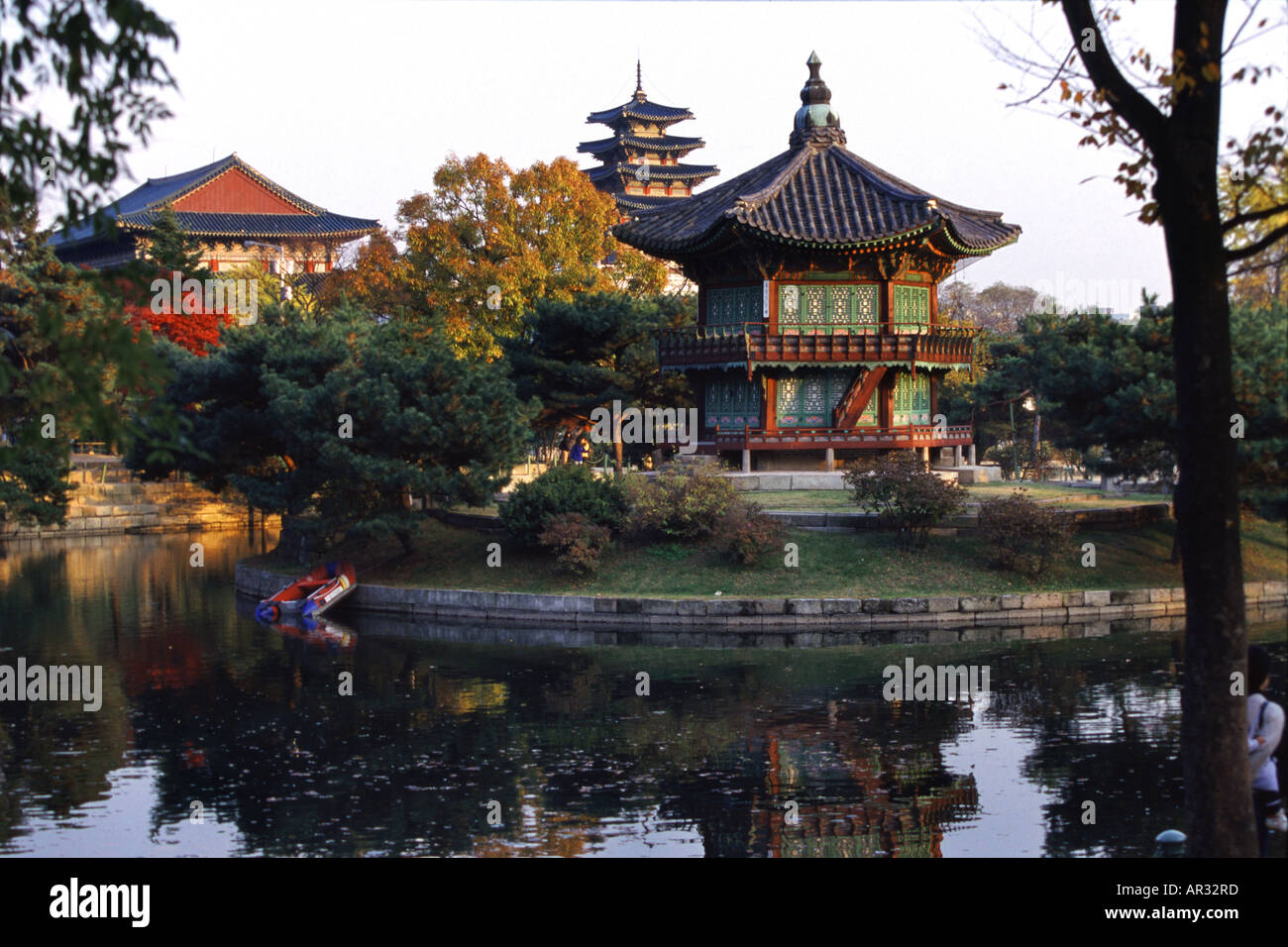 View at Hyang Wonyong pavilion at Kyongbokkung park in autumn, Seoul ...