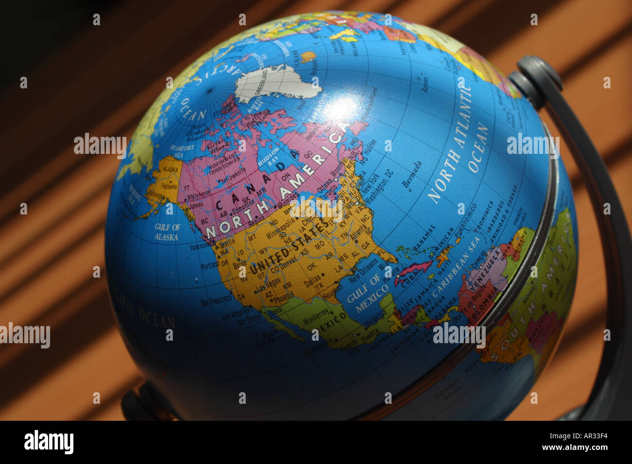 Us on globe hi-res stock photography and images - Alamy