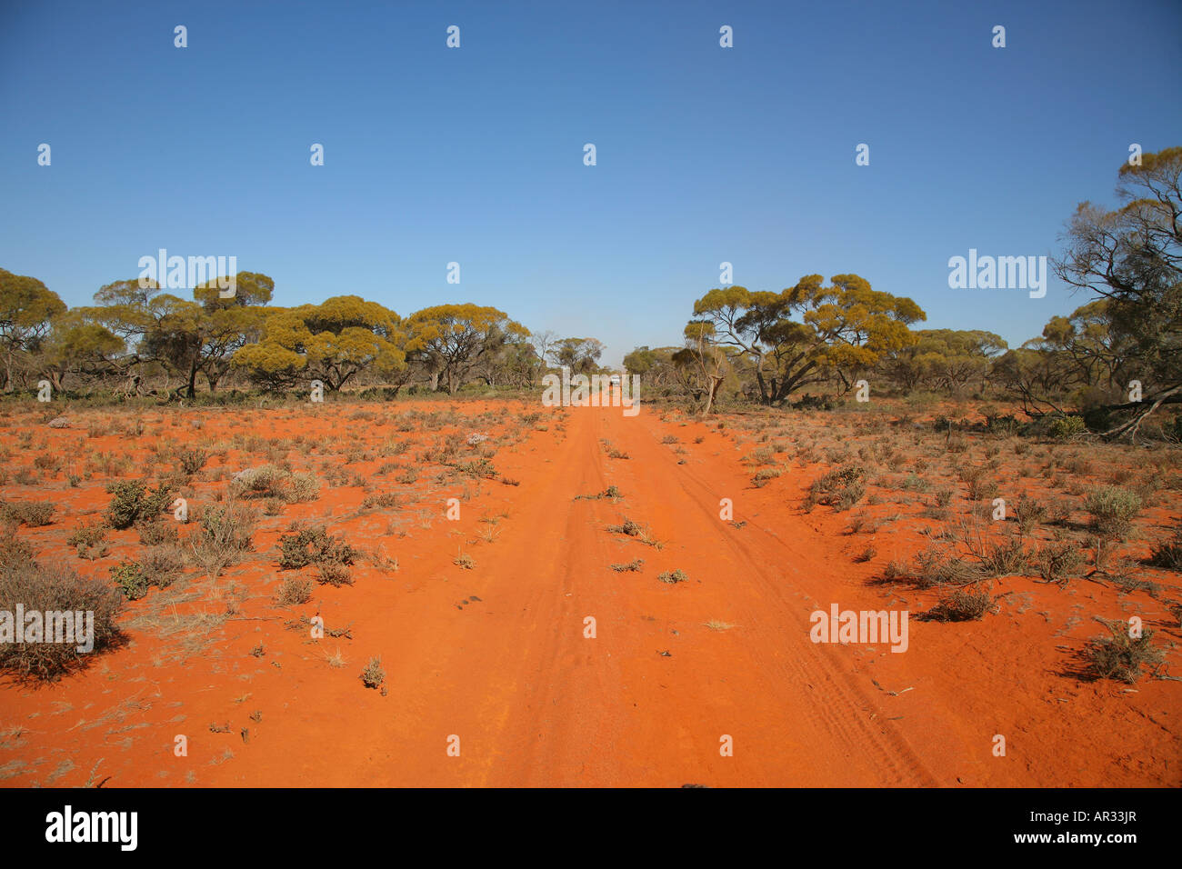Outback road Australia Stock Photo - Alamy