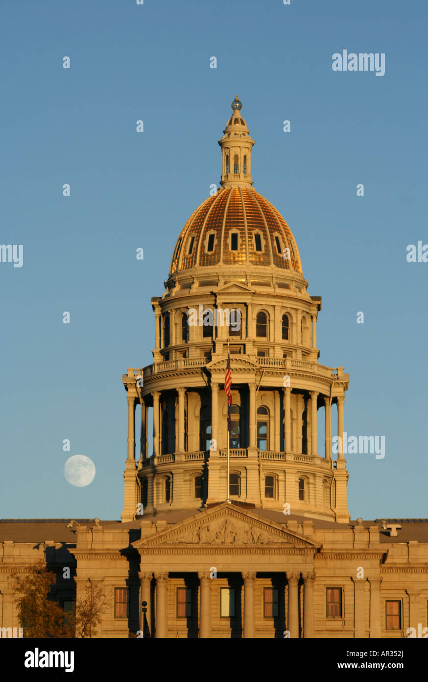 Colorado state capitol golden dome hi-res stock photography and images ...