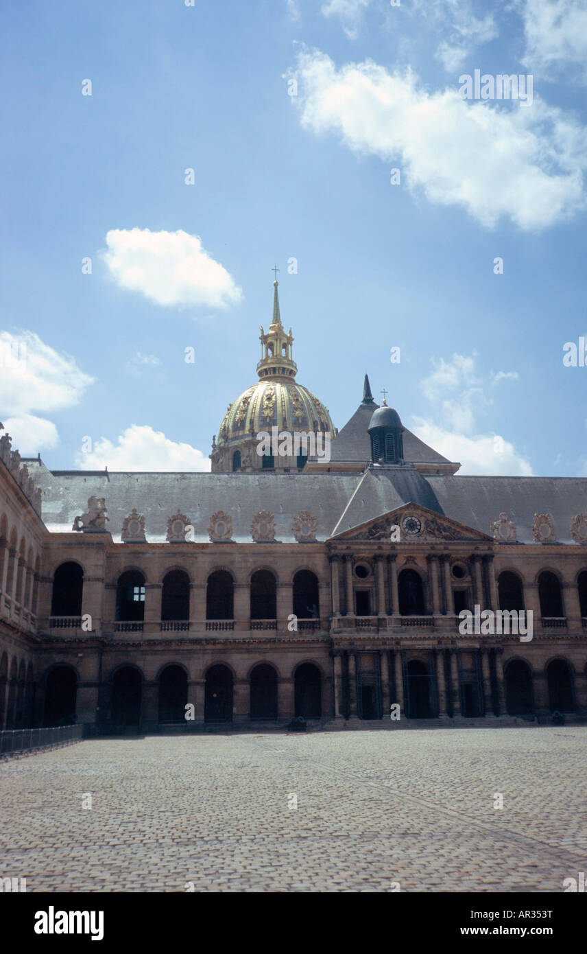 Inner court (cour d'honneur) of the Hotel des Invalides in Paris ...