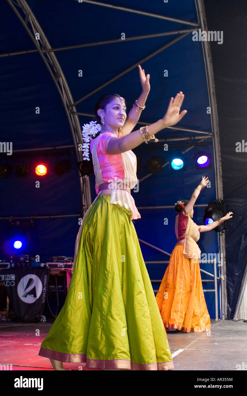 Kathak dance hi-res stock photography and images - Alamy