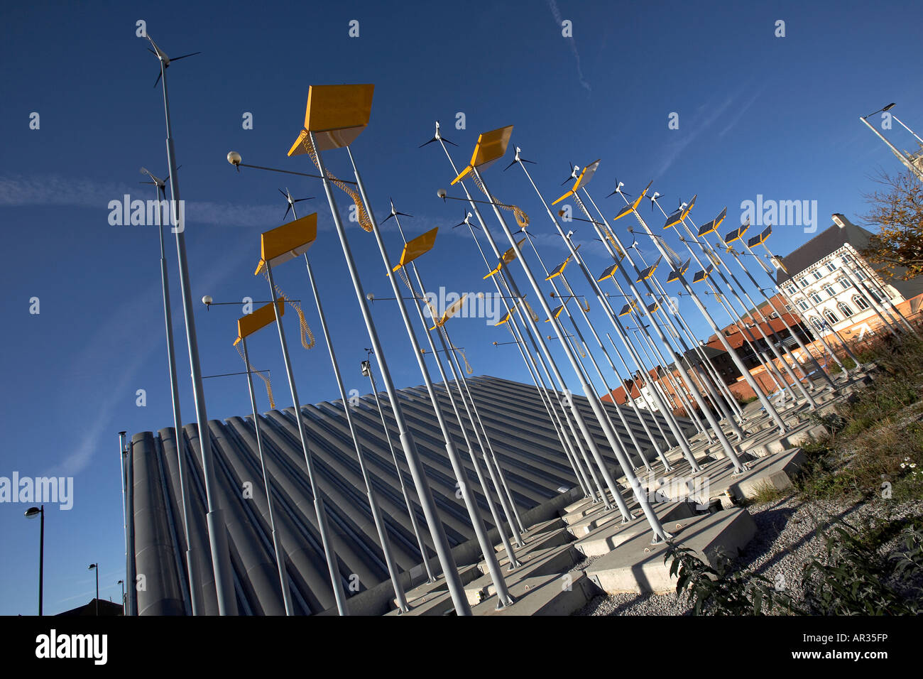 Solar panels and wind turbines power the moveable Arc building Hull ...