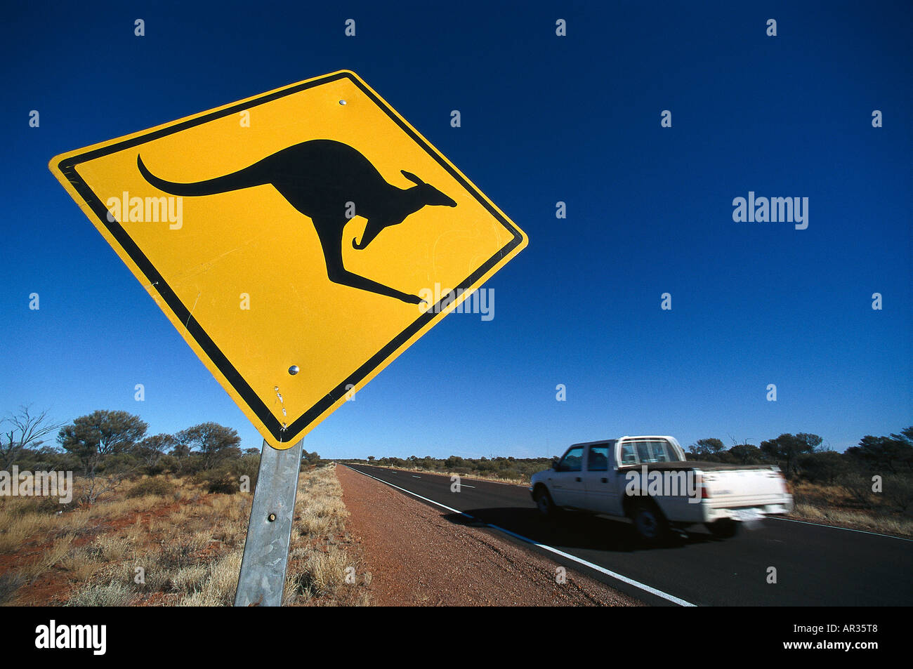 Kangaroo road sign, Stuart Highway, Northern Territory, Australia Stock ...