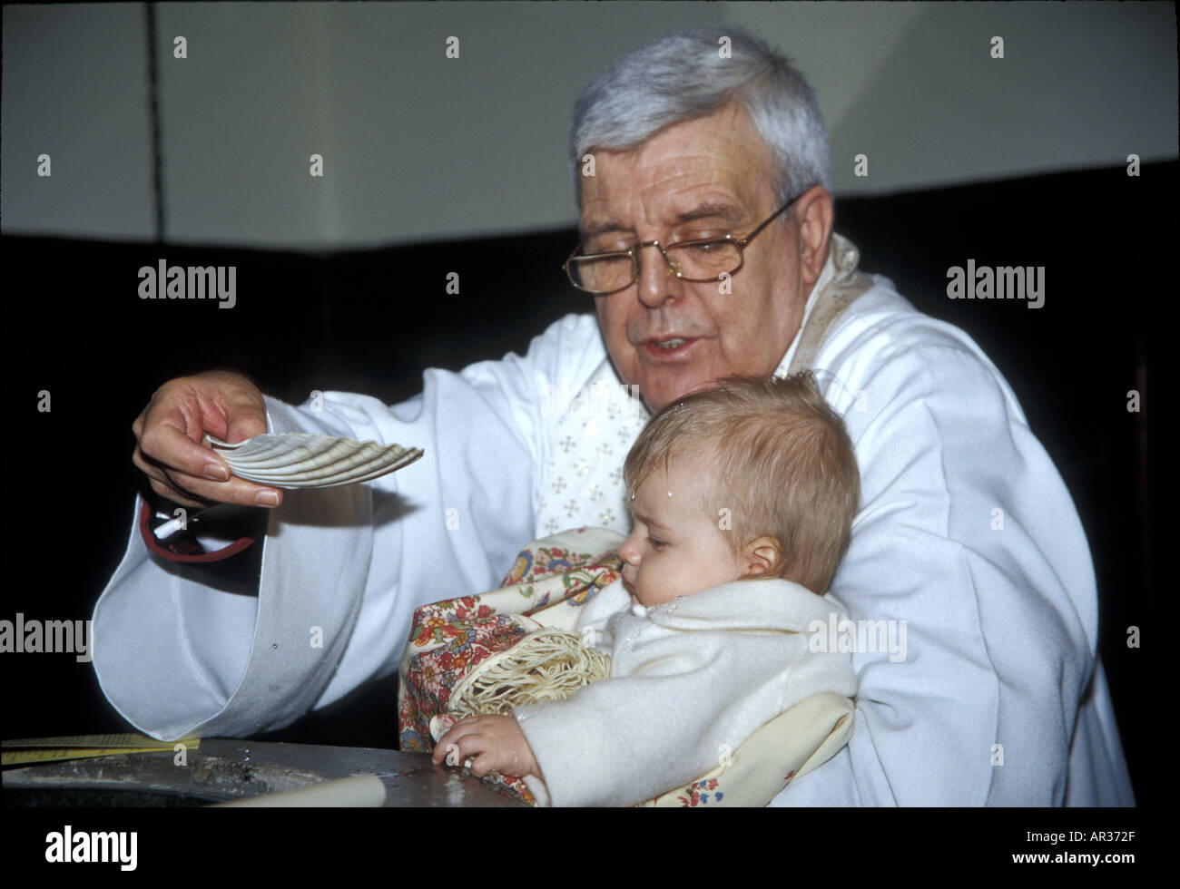Anglican priest hi-res stock photography and images - Alamy
