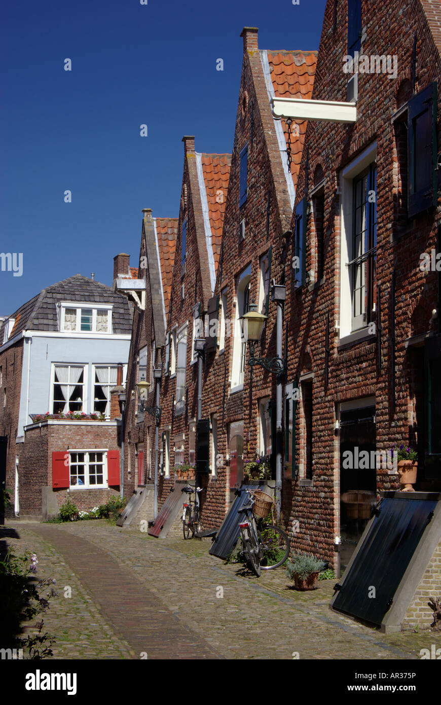 Alley in middelburg zeeland holland hi-res stock photography and images ...